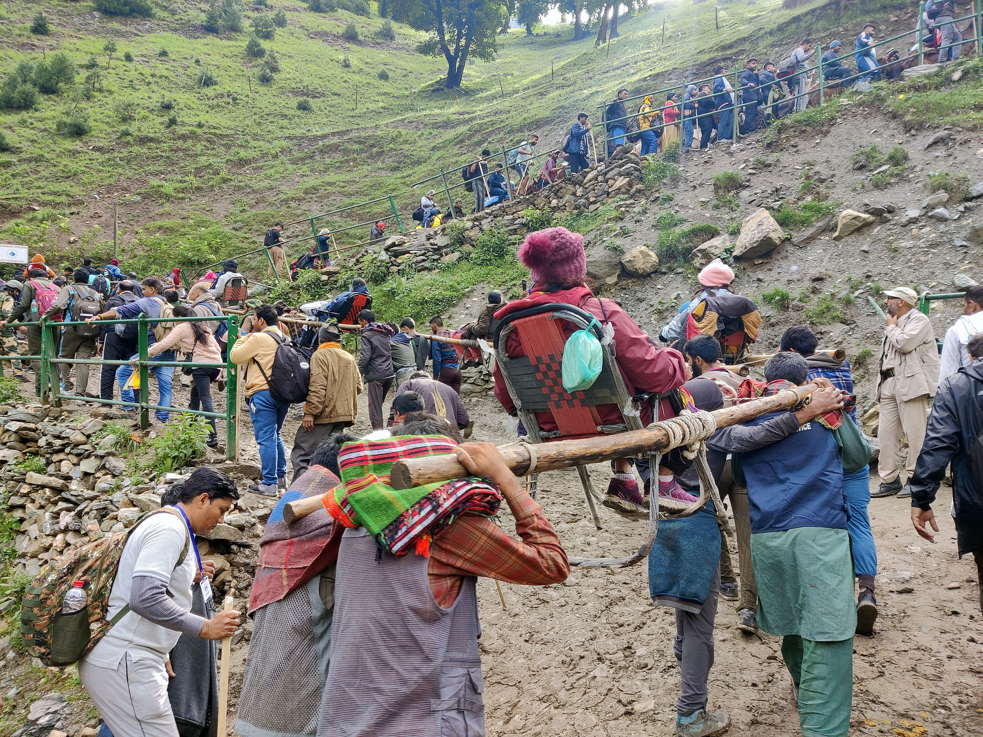 Amarnath Yatra: Fresh batch of nearly 6000 pilgrims leaves for cave shrine - Greater Kashmir