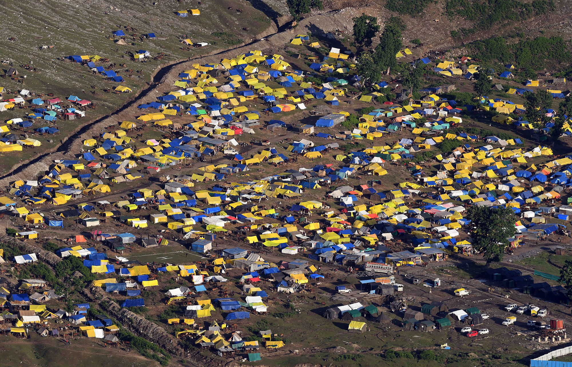 Rafi Mir takes stock of Yatra arrangements - Greater Kashmir