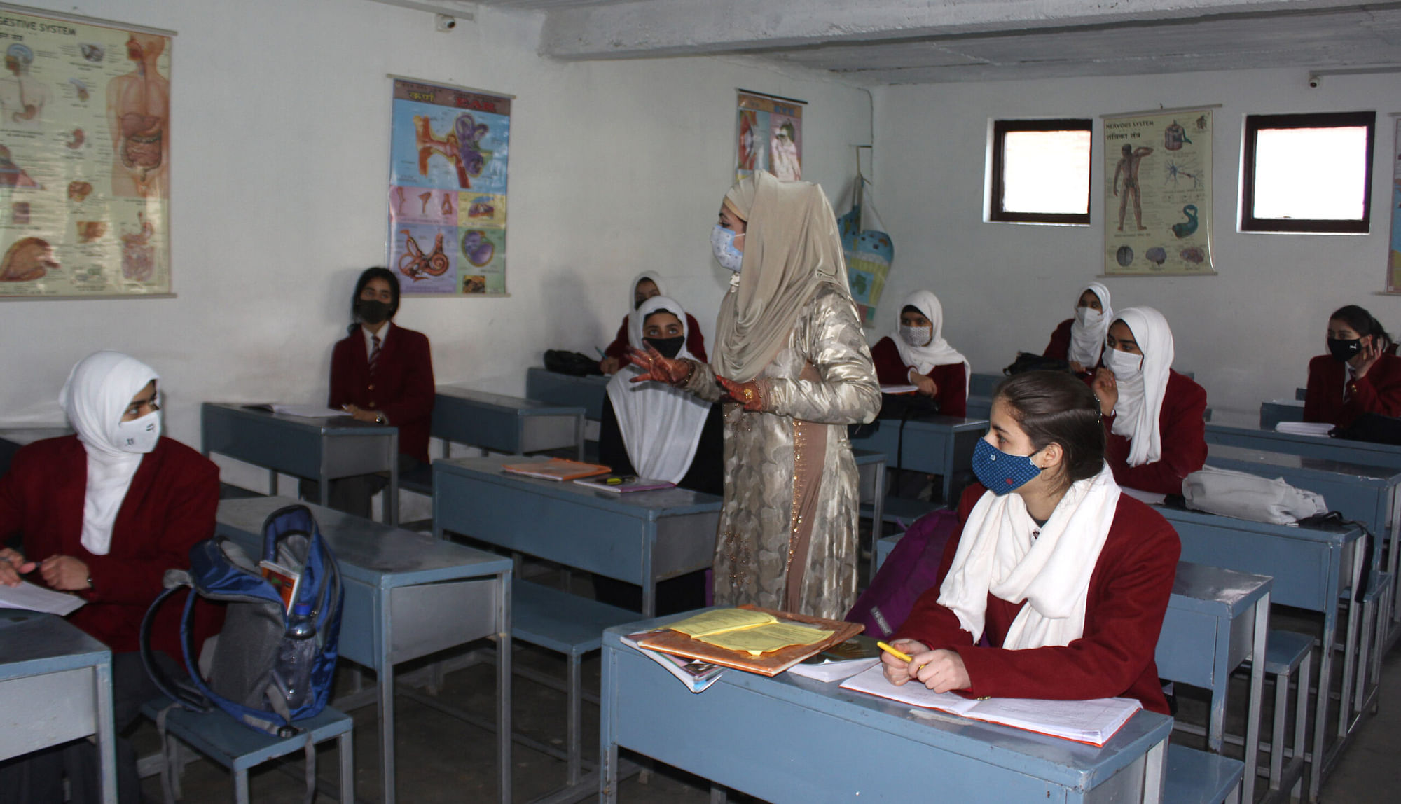 Kashmir schools resume after a year for classes 9th to 12th - Greater ...