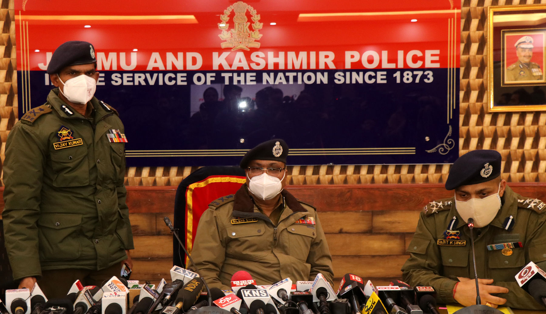 HYDERPORA ENCOUNTER | Building owner used as human shield by militant ...