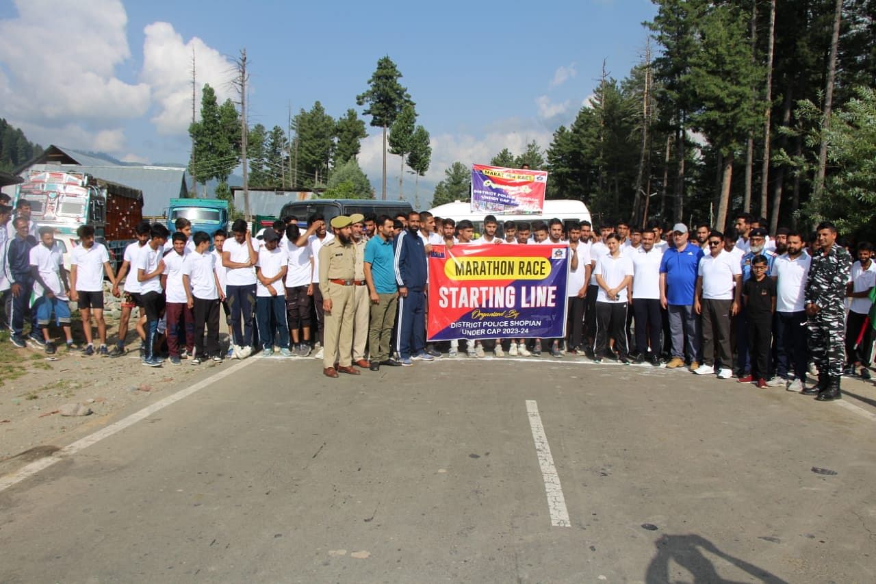 SSP Shopian flags off Marathon Road race - Greater Kashmir