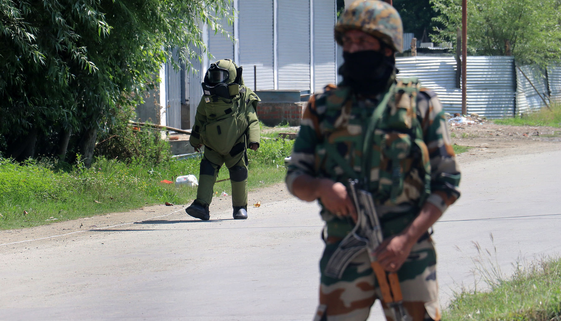 Security forces spot IED in Shopian, call BDS to defuse - Greater Kashmir