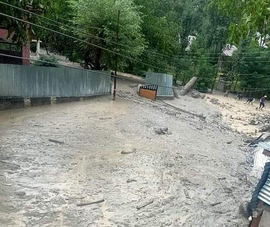 Flash floods hit Kullan in Ganderbal - Greater Kashmir