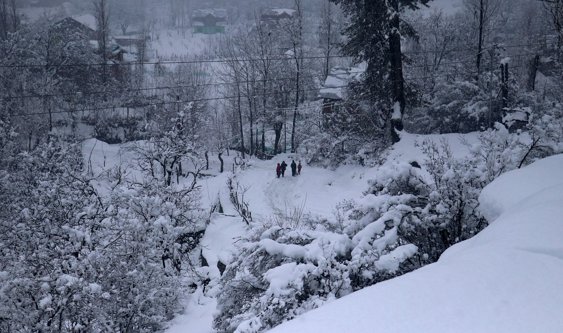 Night temperatures rise further as Kashmir braces for snowfall ...