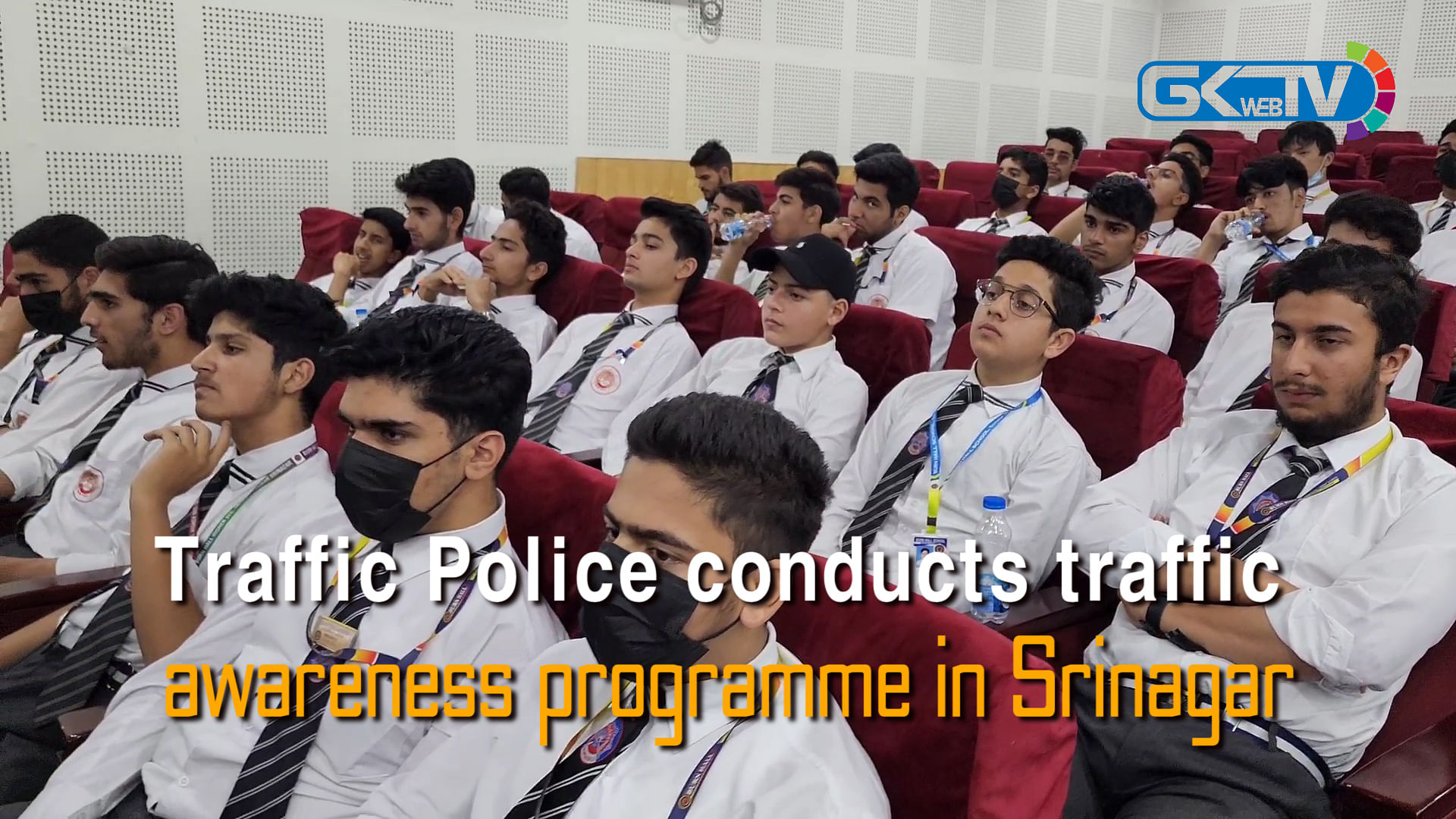 Watch | Traffic Police conducts traffic awareness programme in Srinagar ...