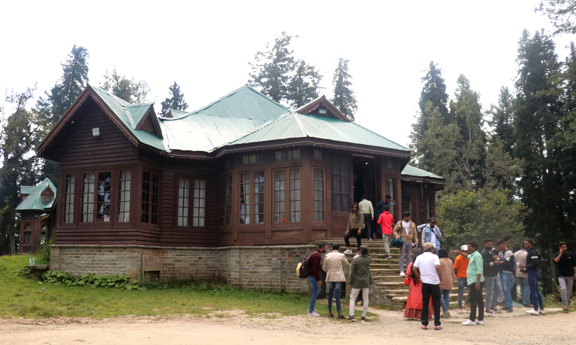 In Pictures: Tourists Throng Maharaja Palace At Gulmarg On Hari Singh's ...