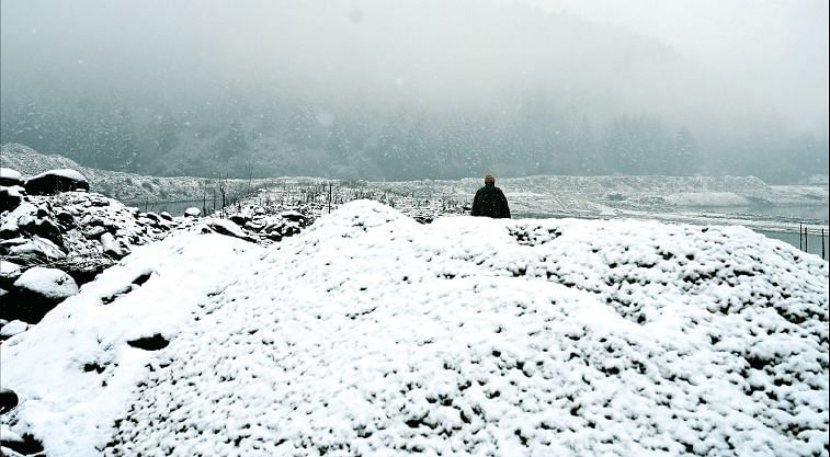 Rajouri’s 70 nomads stuck in snow-bound areas - Greater Kashmir