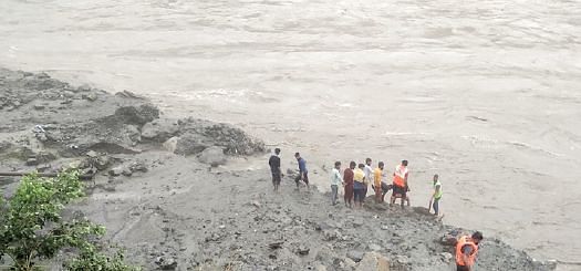 Mother-daughter duo washed away in Ramban flash floods - Greater Kashmir