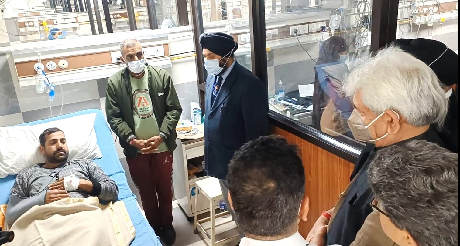 LG visits GMC Jammu to inquire about health of civilians injured in ...
