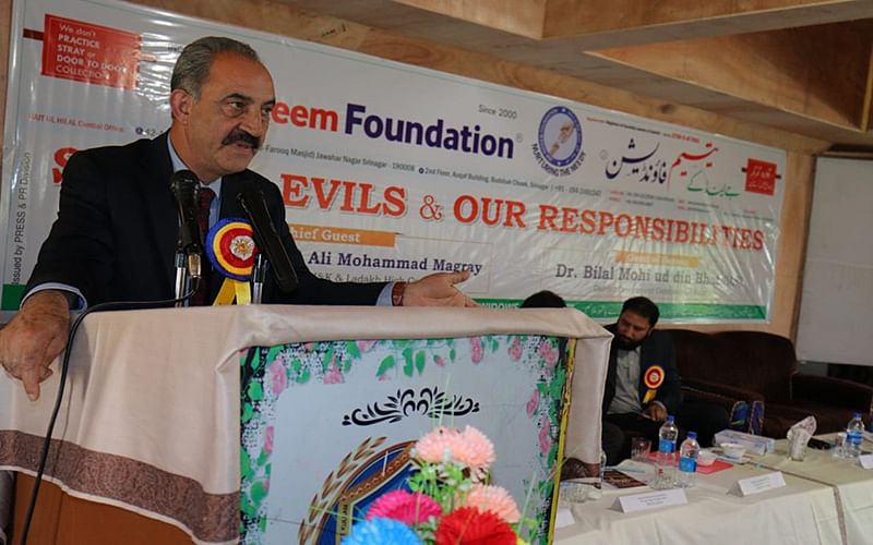Yateem Foundation organises seminar on social evils - Greater Kashmir