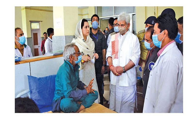 LG visits Sub-District Hospital Sopore - Greater Kashmir