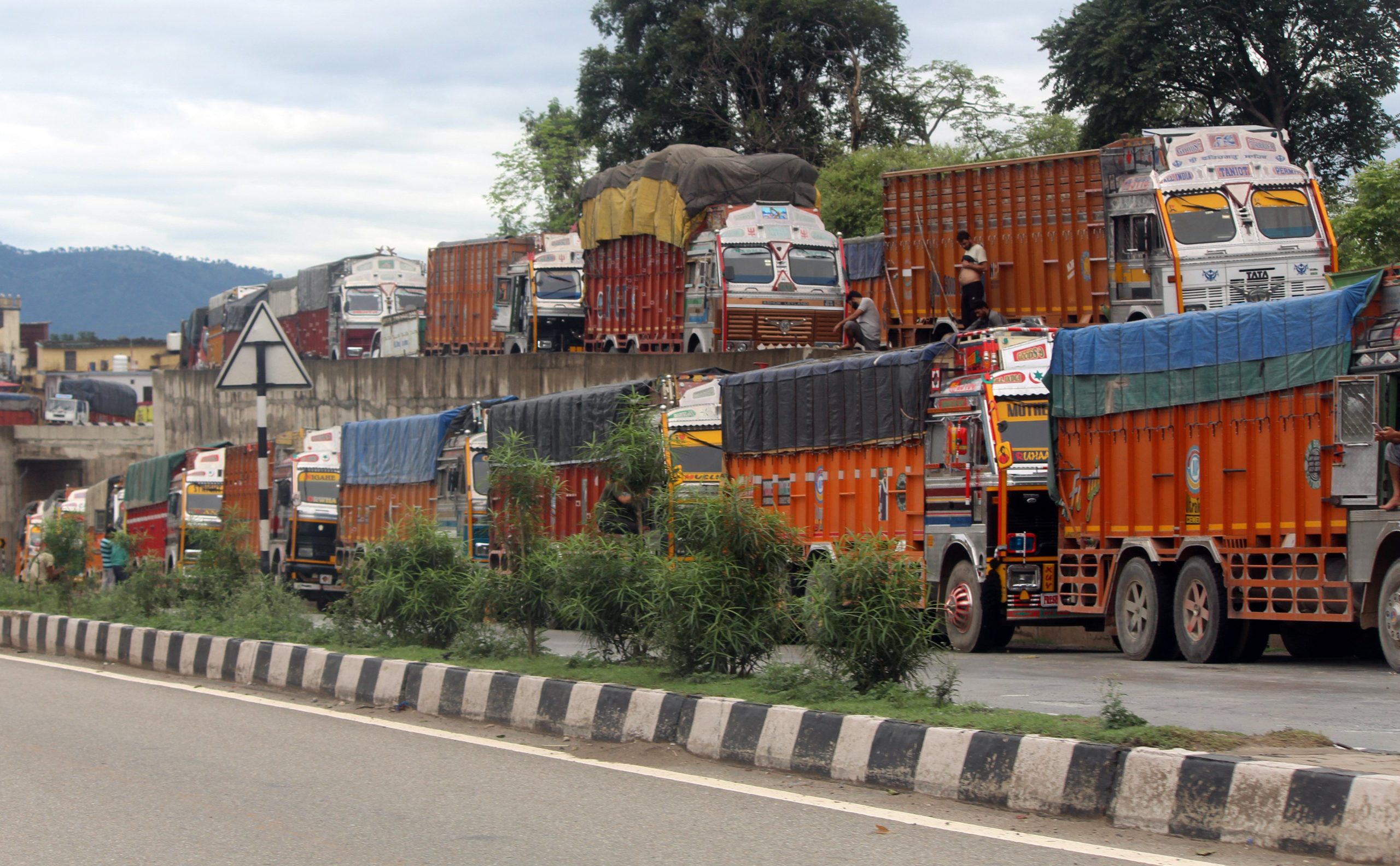 Traffic restored on Sgr-Jmu NH after repairs