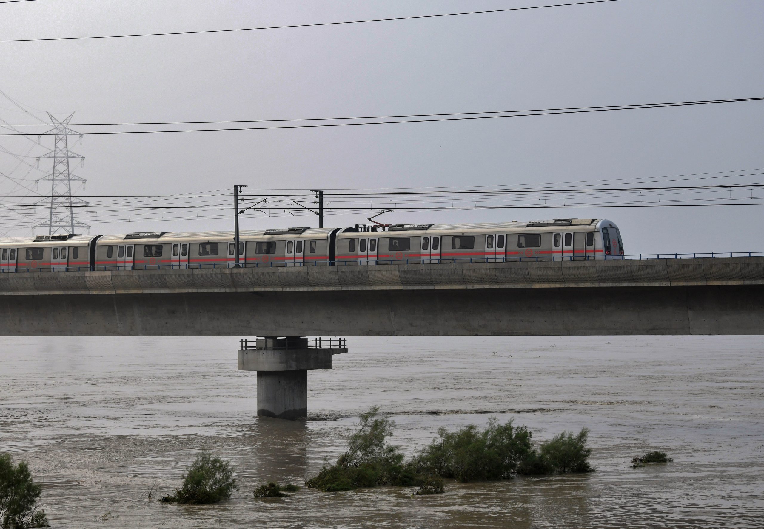 Delhi Metro services to begin at 5 am on Independence Day - Greater Kashmir