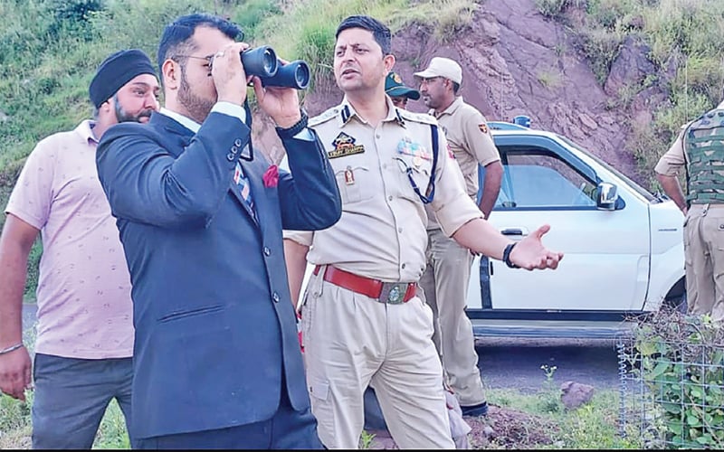 DC Poonch visits villages across fence - Greater Kashmir