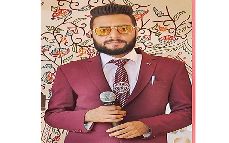 Kifayat Aftab: Rising Star of Kashmir's Commentary Arena - Greater Kashmir
