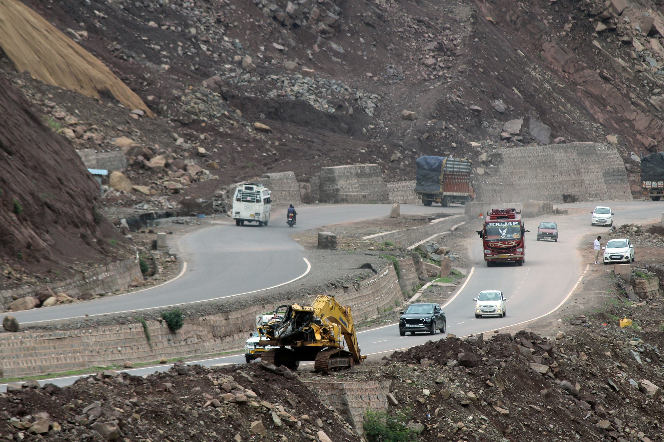 Jammu-Srinagar national highway opens for traffic - Greater Kashmir
