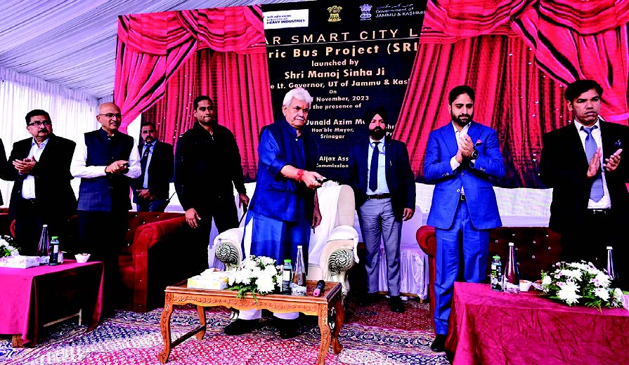 LG Sinha launches Srinagar Smart City’s 100 electric buses - Greater Kashmir