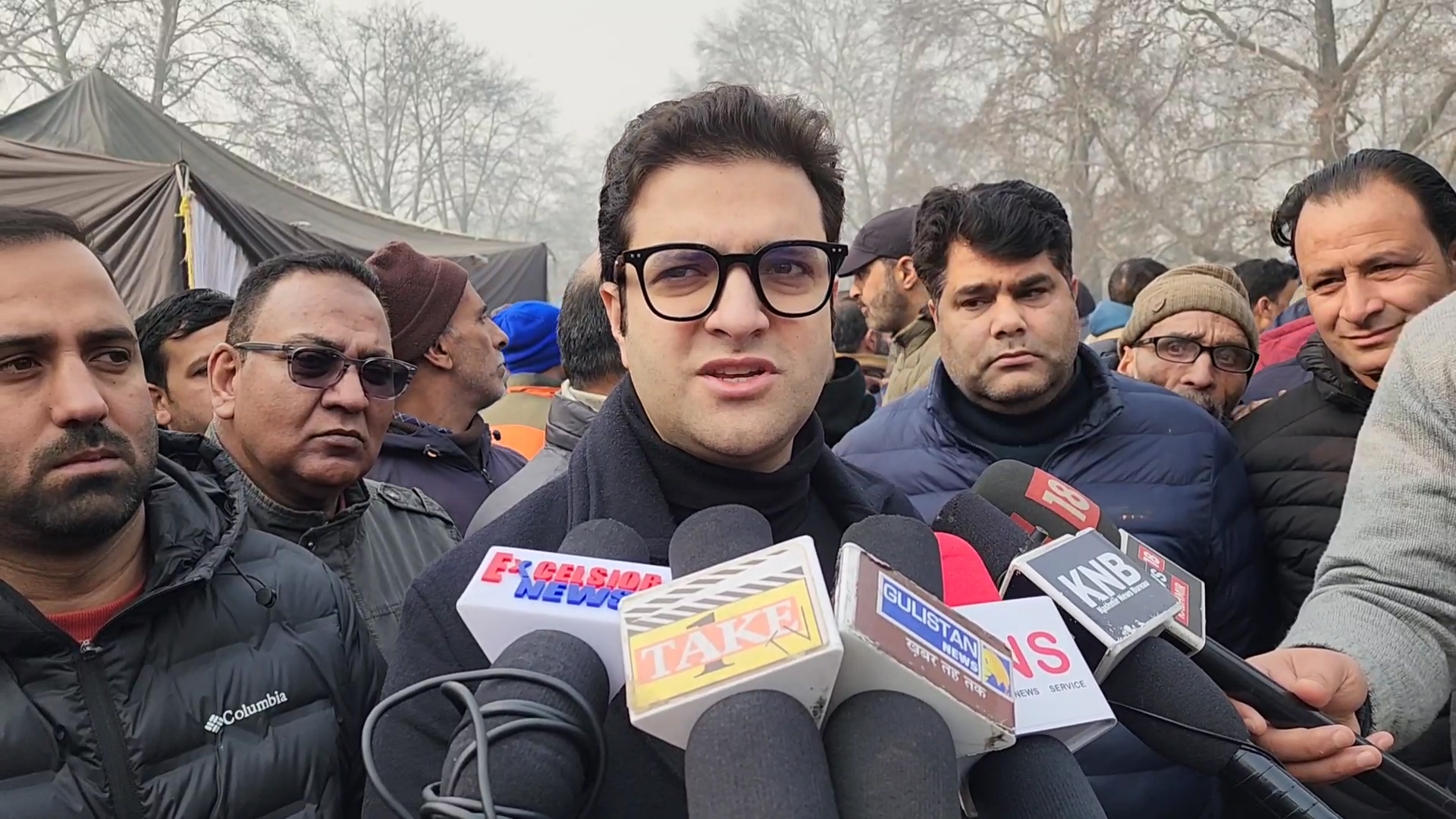 Commissioner SMC flags-off 'Viksit Bharat Sankalp Yatra' for urban ...