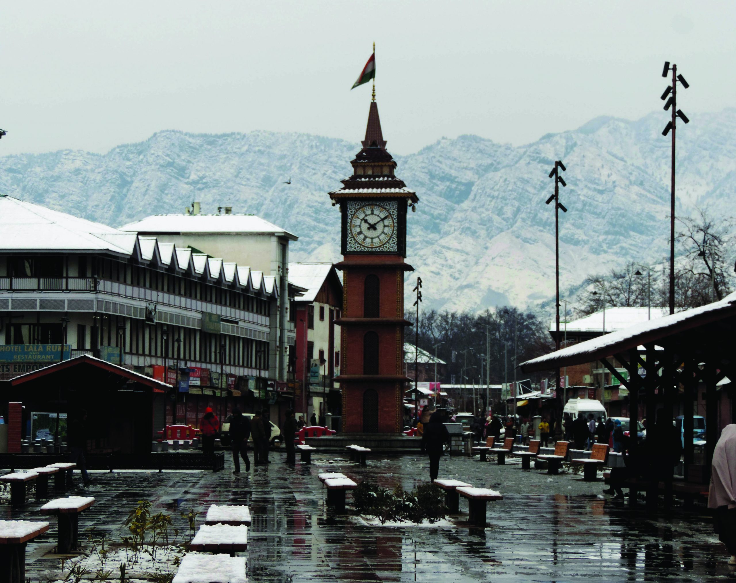 In 35 wards of Srinagar, SMC ready with 43 machines, 2500 personnel to ...