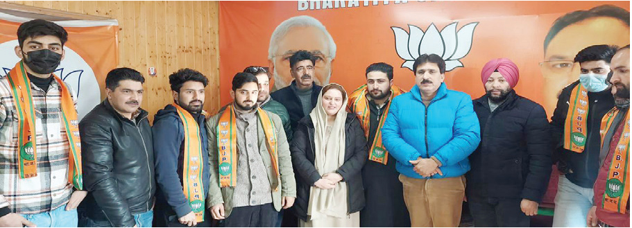 More people join BJP in Srinagar