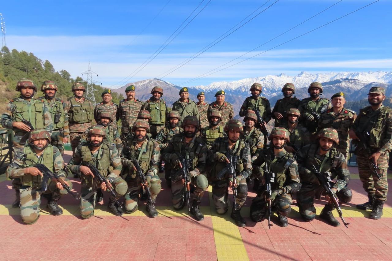 Army Commander reviews security situation in Rajouri, Poonch - Greater Kashmir
