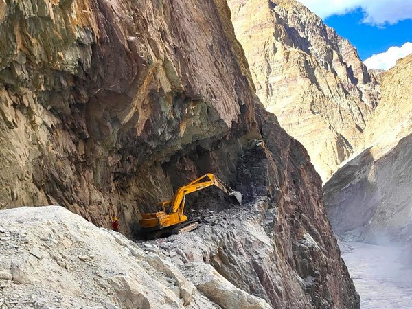 BRO connects strategic Nimmu-Padam-Darcha road in Ladakh - Greater Kashmir