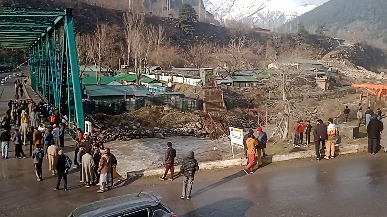 Three missing after old bridge collapses in Uri - Greater Kashmir