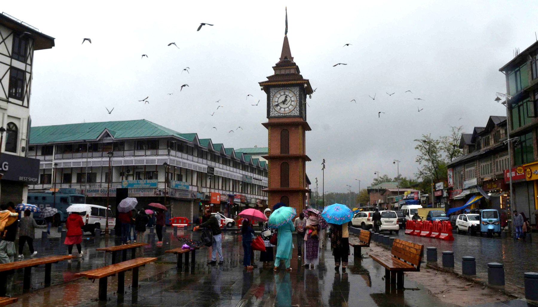 MeT predicts more rains as night temp rises at most places in J&K ...